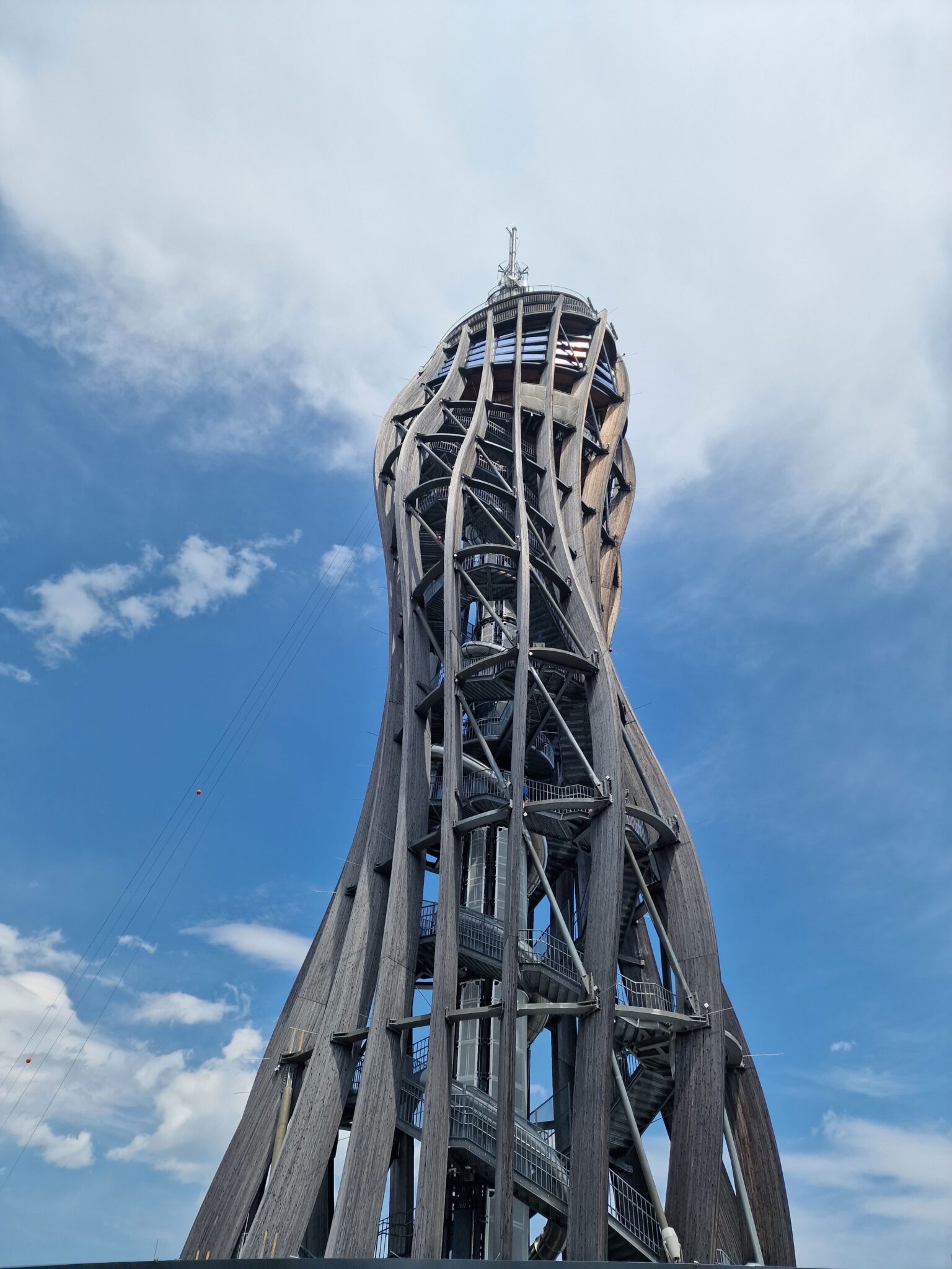 De Pyramidenkogel, de hoogste houten uitkijktoren van de wereld ...